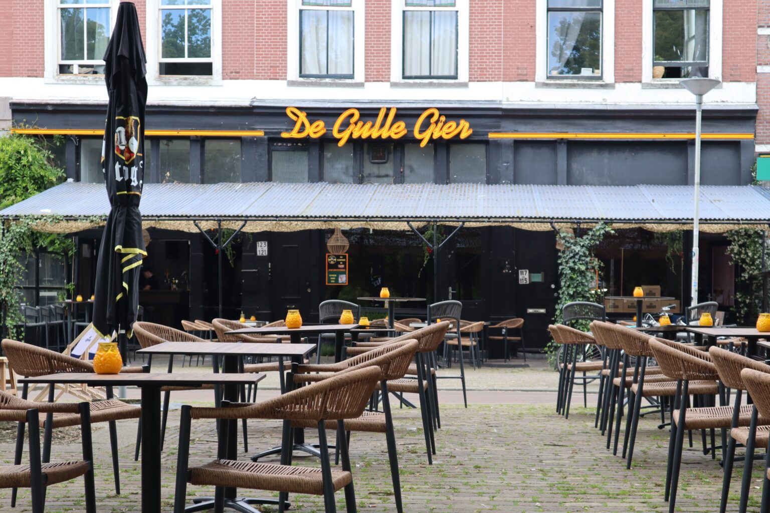 Contact | Café De Gulle Gier | Café Rotterdam Noord